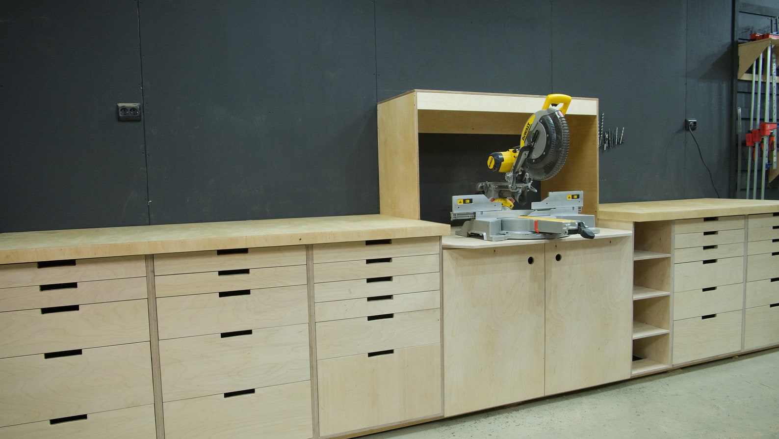 Miter Saw Station Plans, METRIC Woodworking Plans, Miter Station Build ...