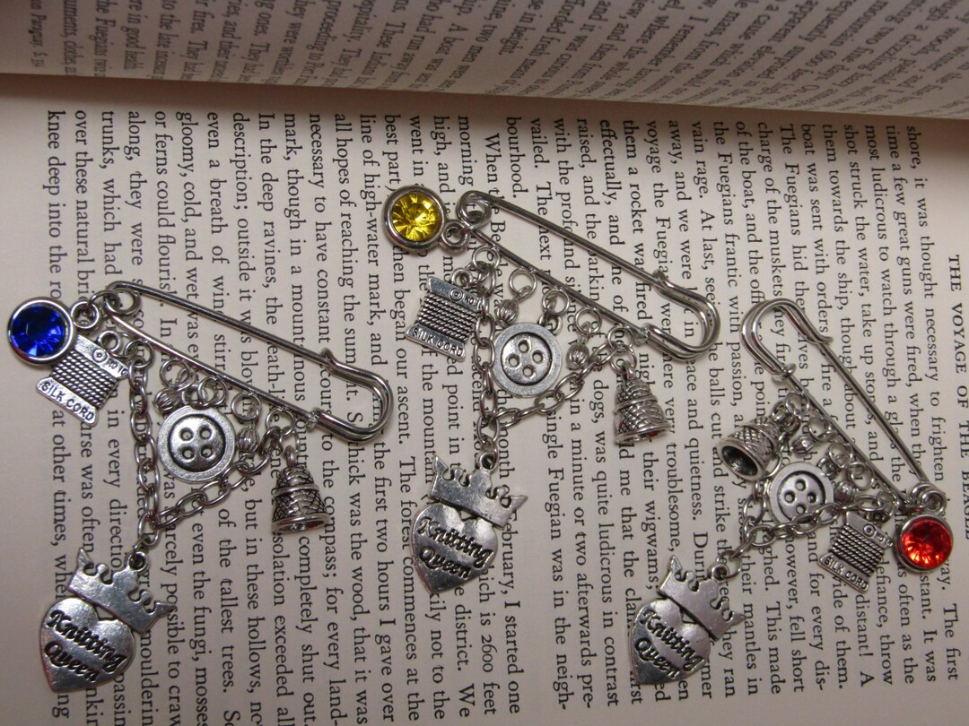 Knitting Queen Safety Pin Charm: Antique Silver Notions Pendant - Etsy