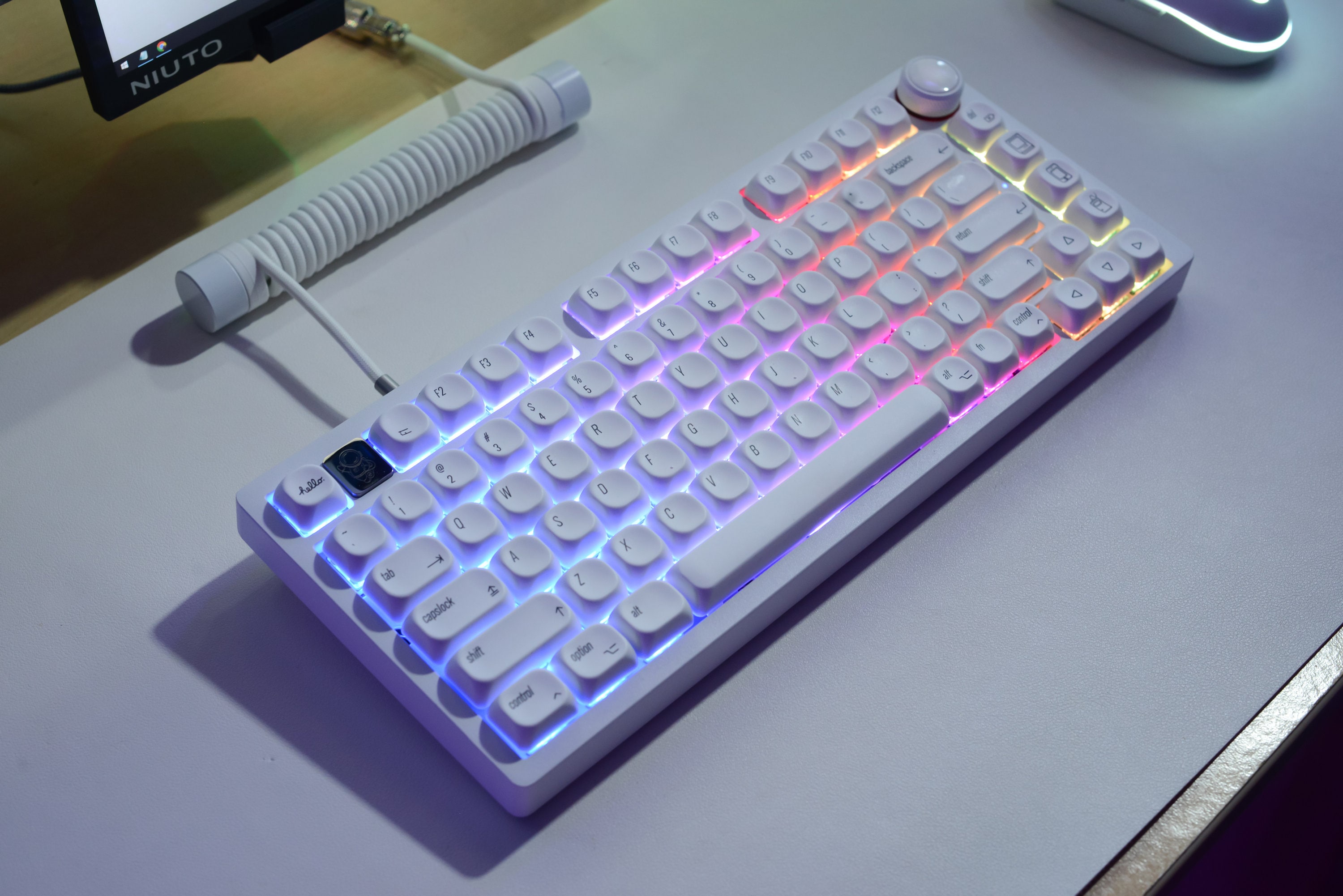 Thocky Custom Aluminum Mechanical Keyboard Leobog Hi75 Minimal Apple ...