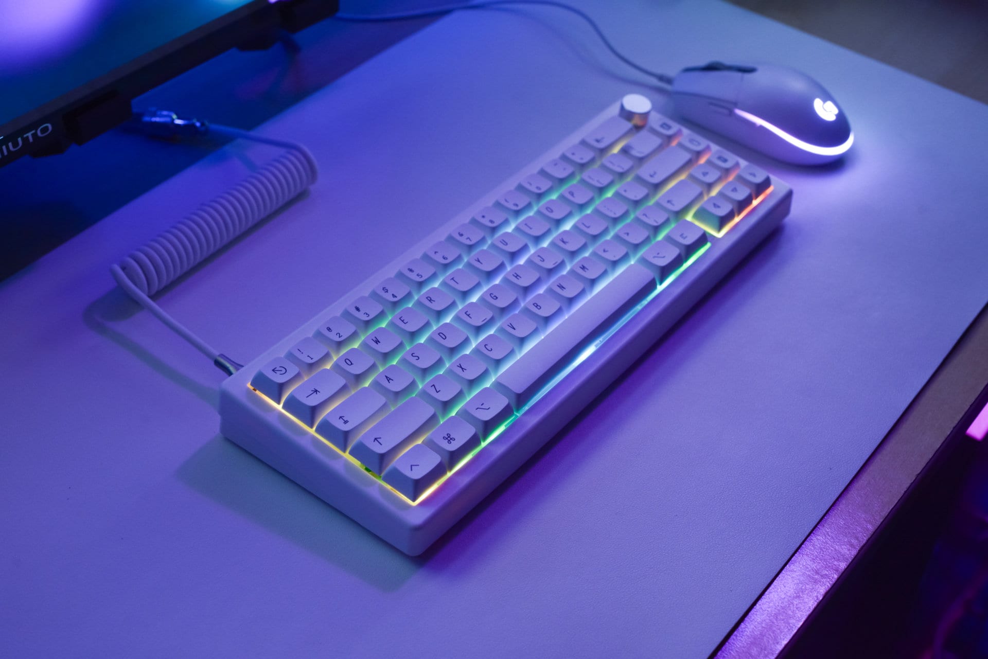 Custom Modded Mechanical Keyboard GMK67 65% Lubed Switches Thocky Hot ...