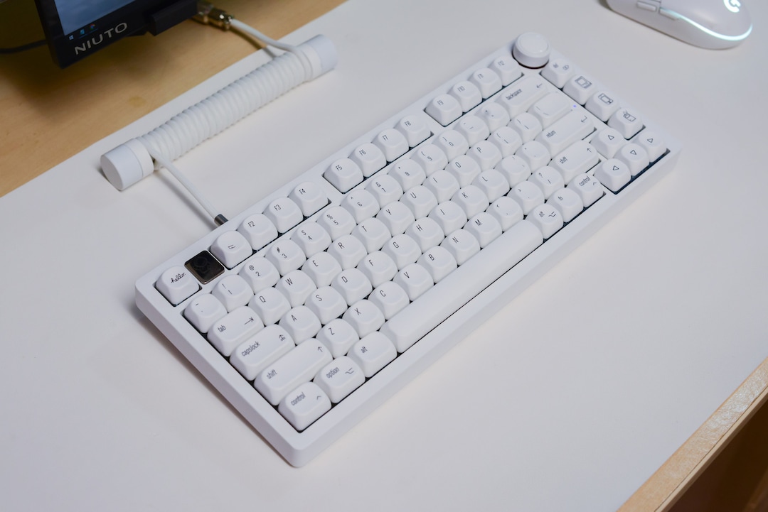 Thocky Custom Aluminum Mechanical Keyboard Leobog Hi75 Minimal Apple ...
