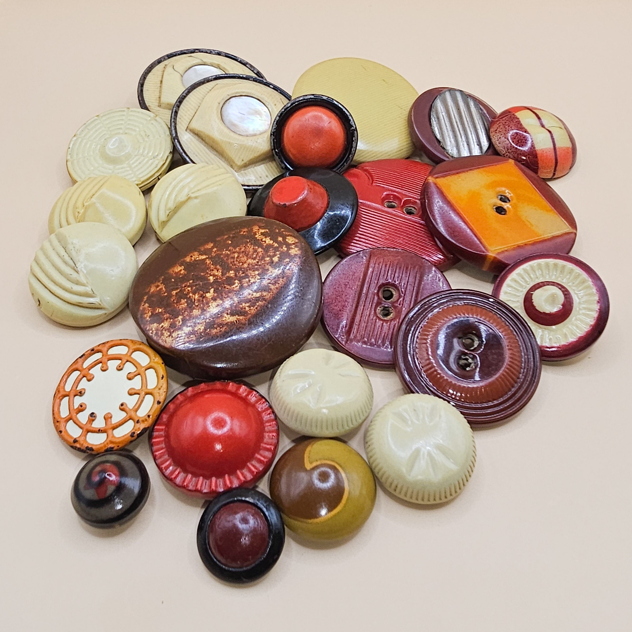 24 Vintage Celluloid Buttons - Etsy