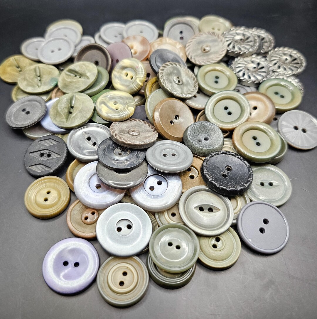 99 Vintage 2-hole Plastic Buttons - Etsy