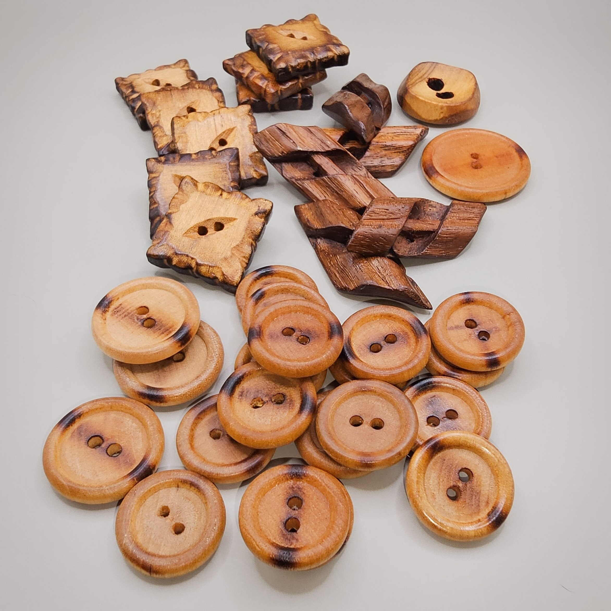 35 Vintage Rustic-look Wood Buttons - Etsy