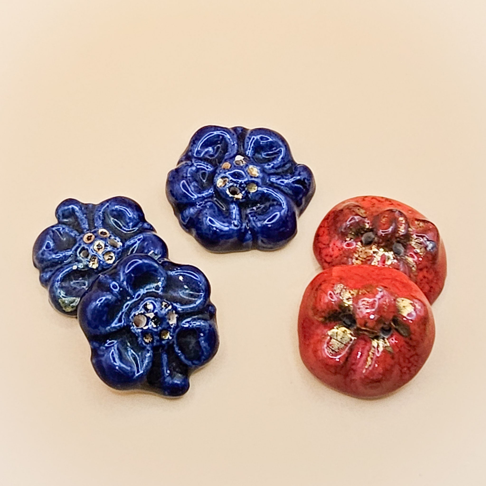 5 Vintage Plaster of Paris Buttons - Etsy