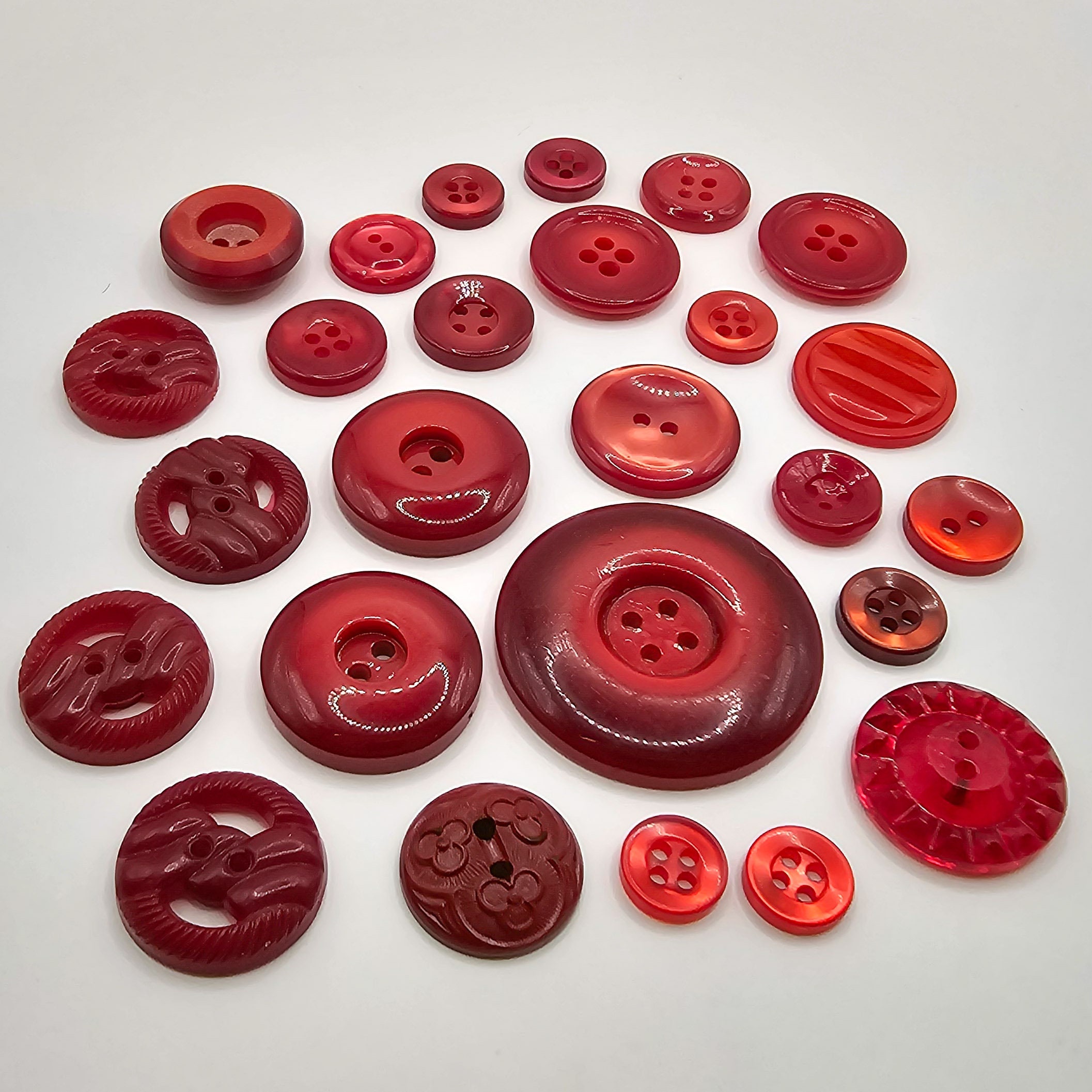 26 Ruby Red Plastic Buttons - Etsy