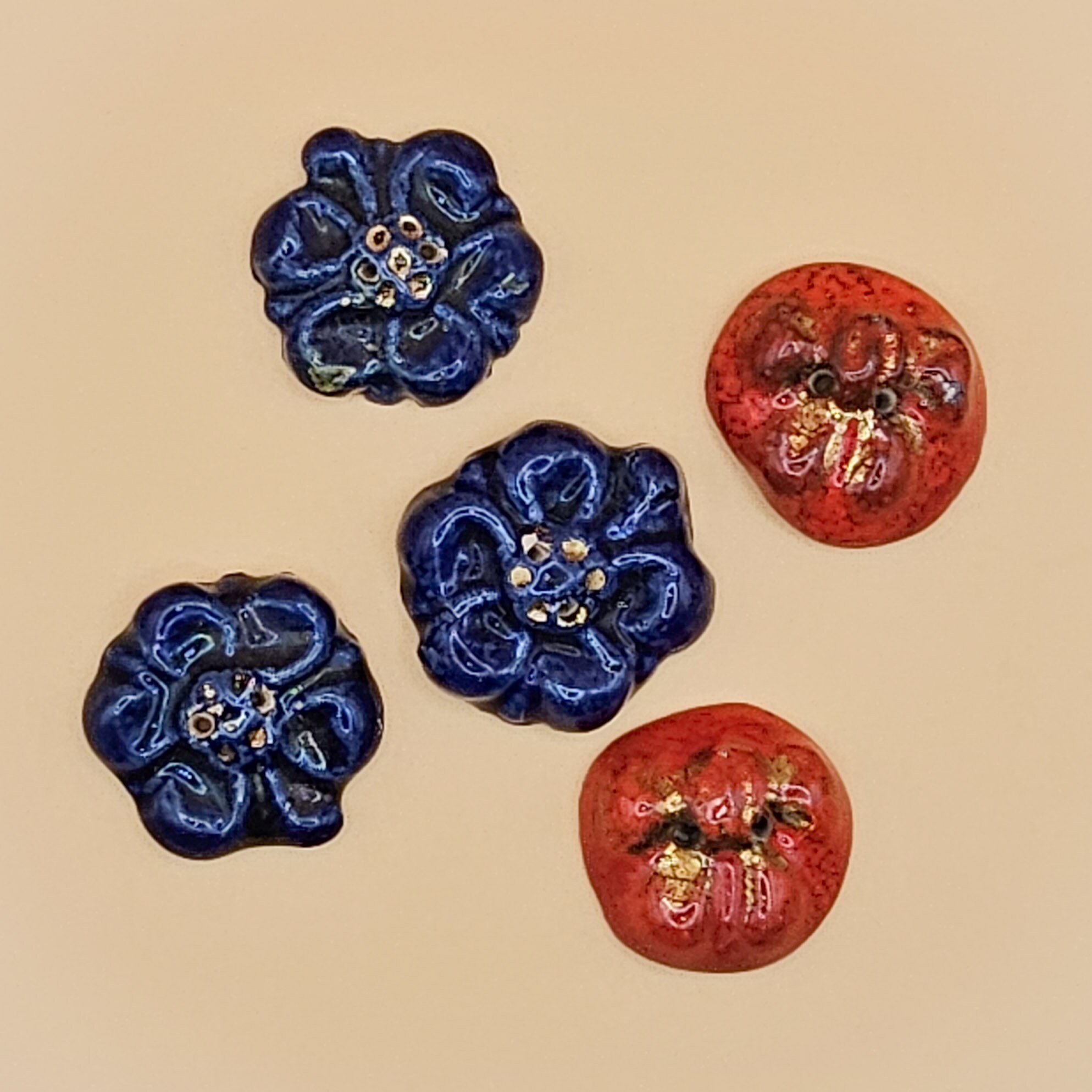 5 Vintage Plaster of Paris Buttons - Etsy