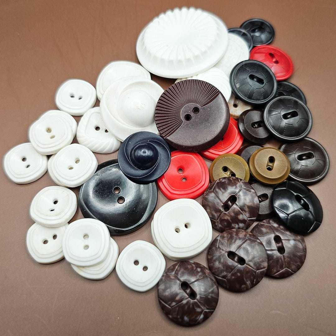43 Vintage Colt Plastic Buttons - Etsy