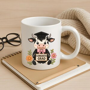 Graduation Cow PNG, Cute Highland Cow Graduation Clipart, Congrats Grad ...