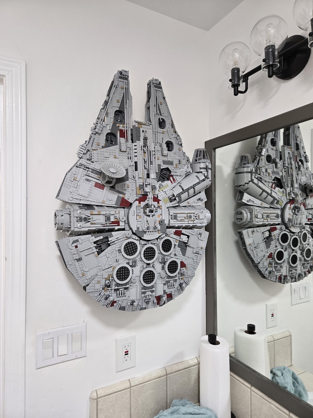 3D Printed Lego UCS Millennium Falcon 75192 Wall Mount - Etsy