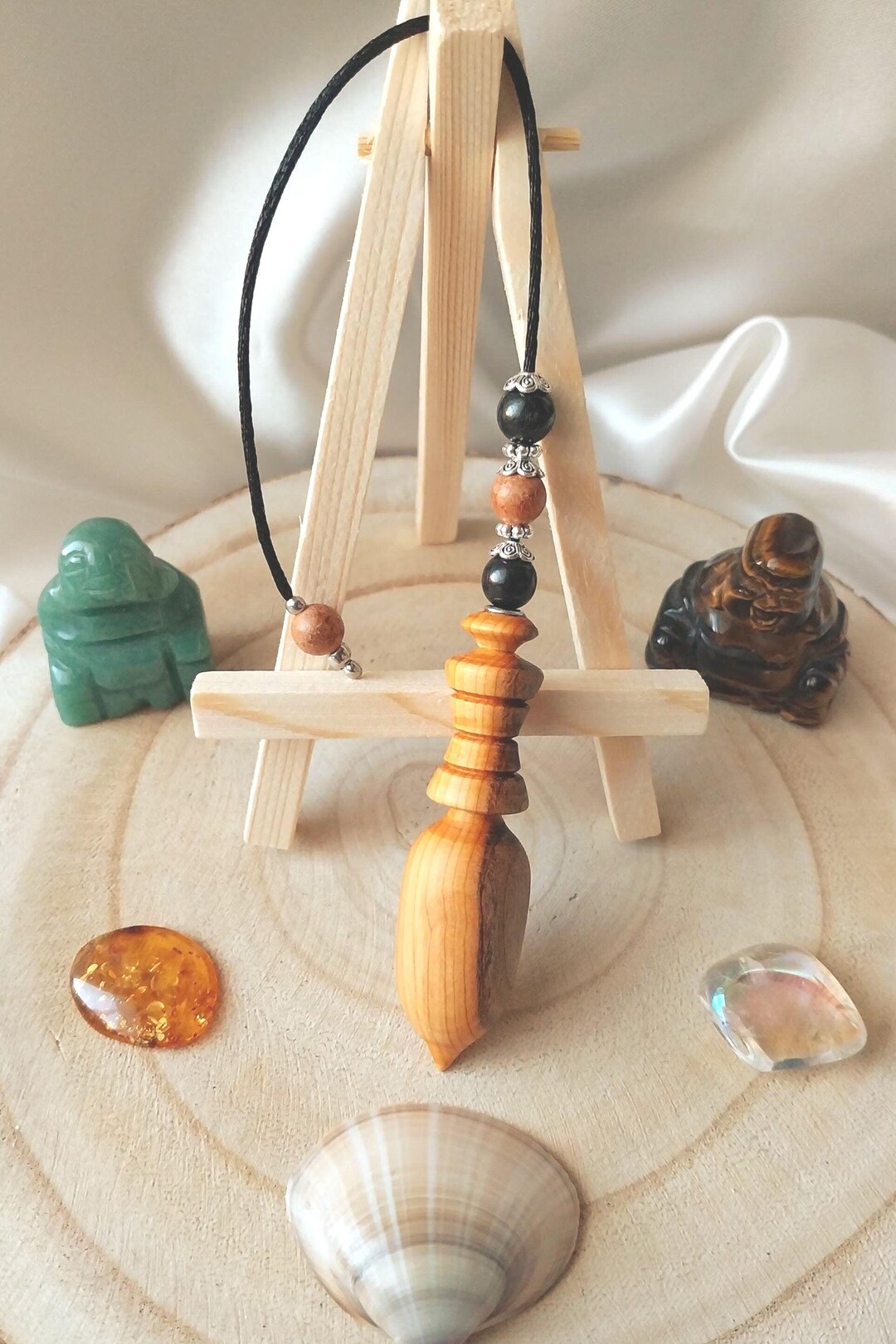 Dowsing Pendulum/divinatory Pendulum in Yew Wood oscar - Etsy
