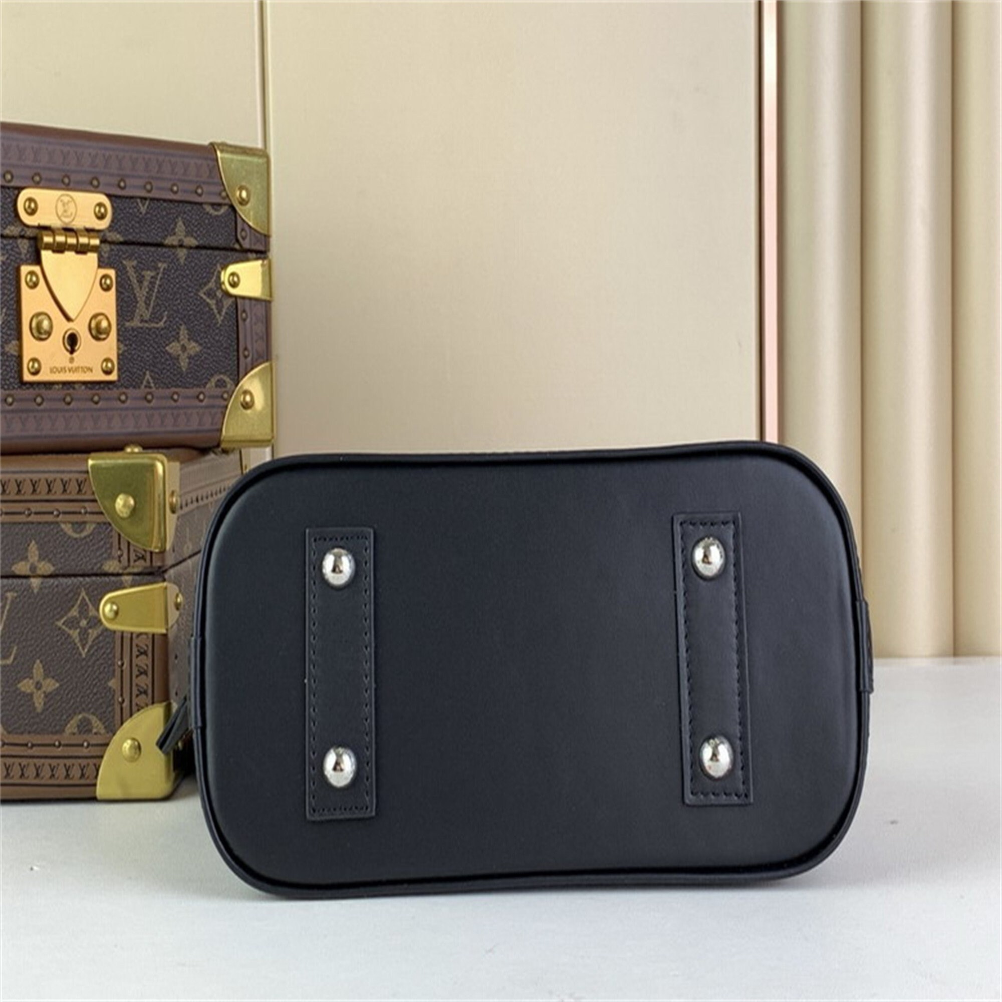 Authentic LV Monogram Tote: Iconic Designer Handbag for Fashion ...