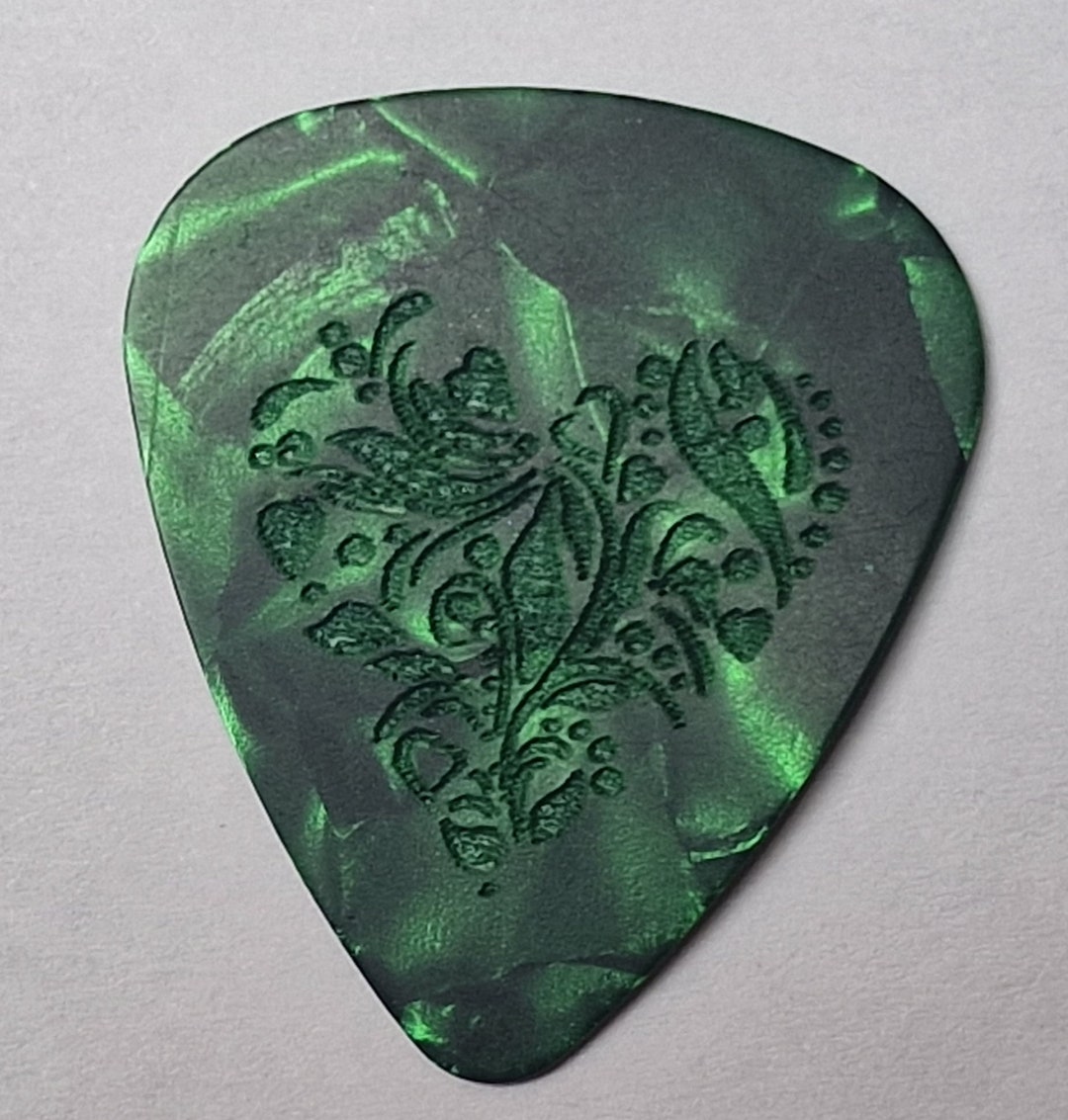 Plectrum Pick for Guitar Ukulele Marbled Green Plastic Heart Flower ...