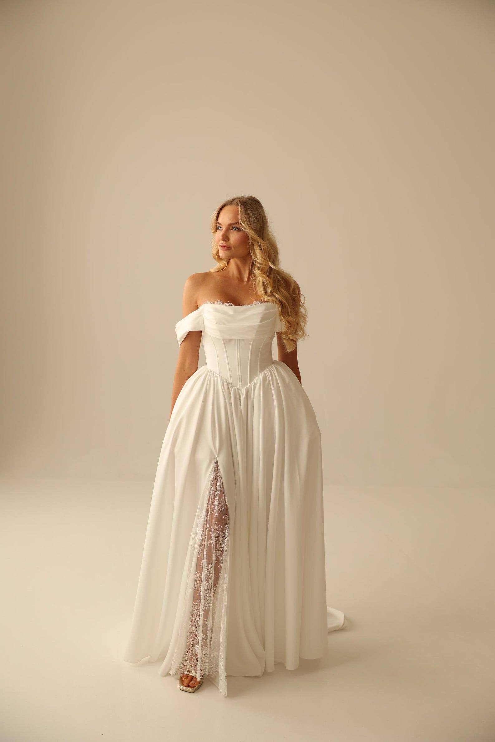 Basque Waist Wedding Dress With Detachable Sleeves, Corset Bridal Gown ...