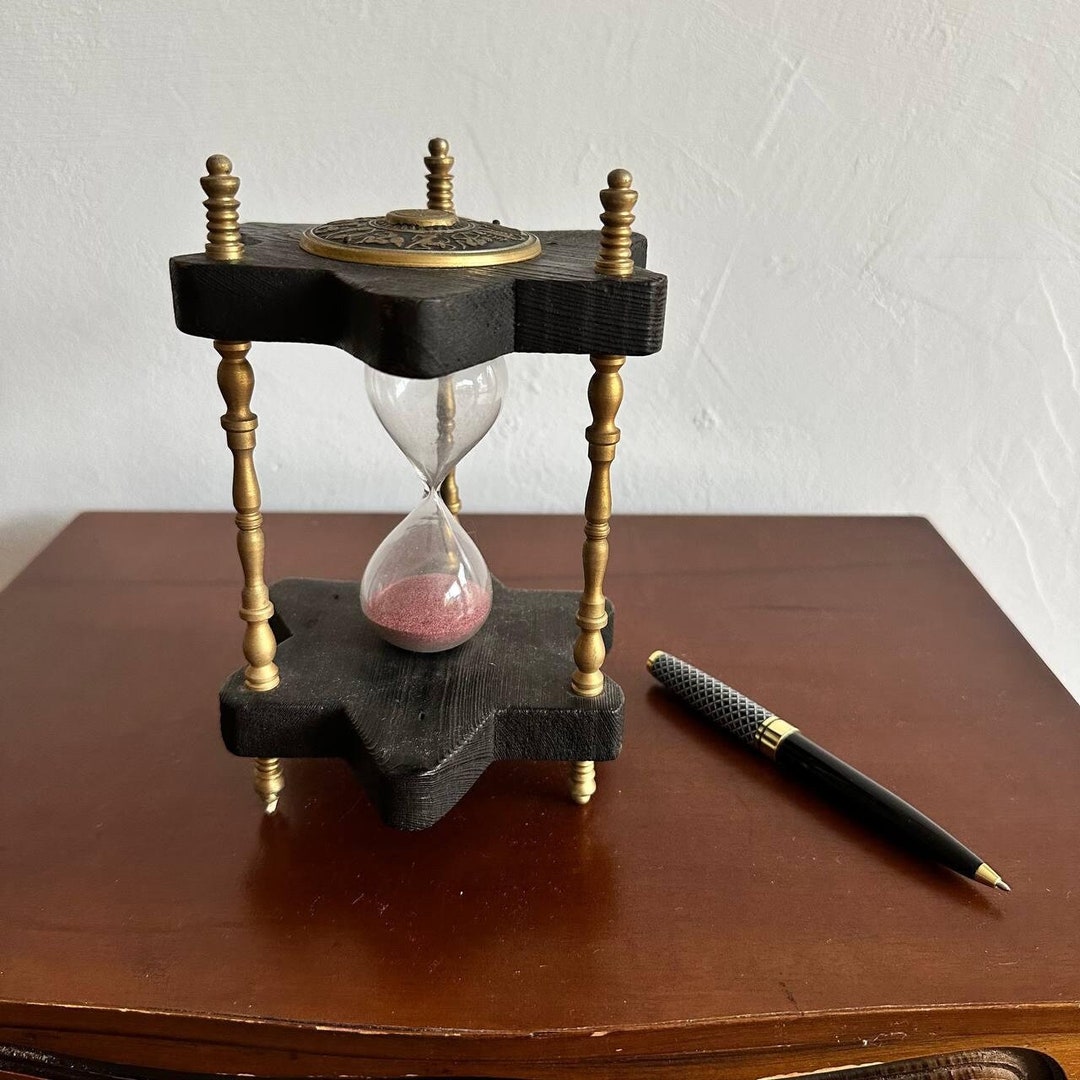 Unique Art Hand Carved Hourglass Desk Accessories Retro Desk Clock ...