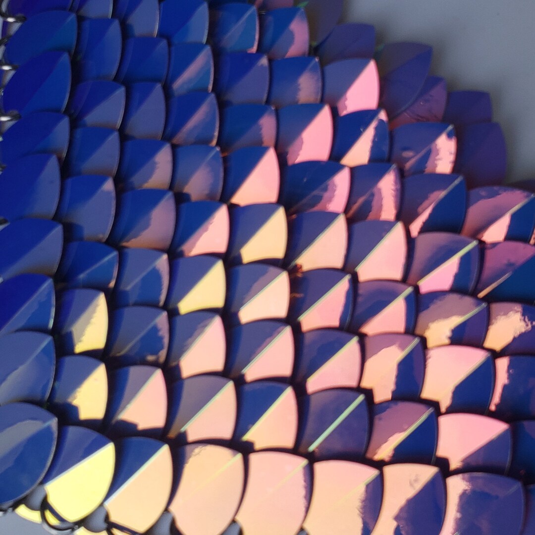 500 Iridescent Plastic Thin Scalemail Scales Loose Medium Size Dragon ...