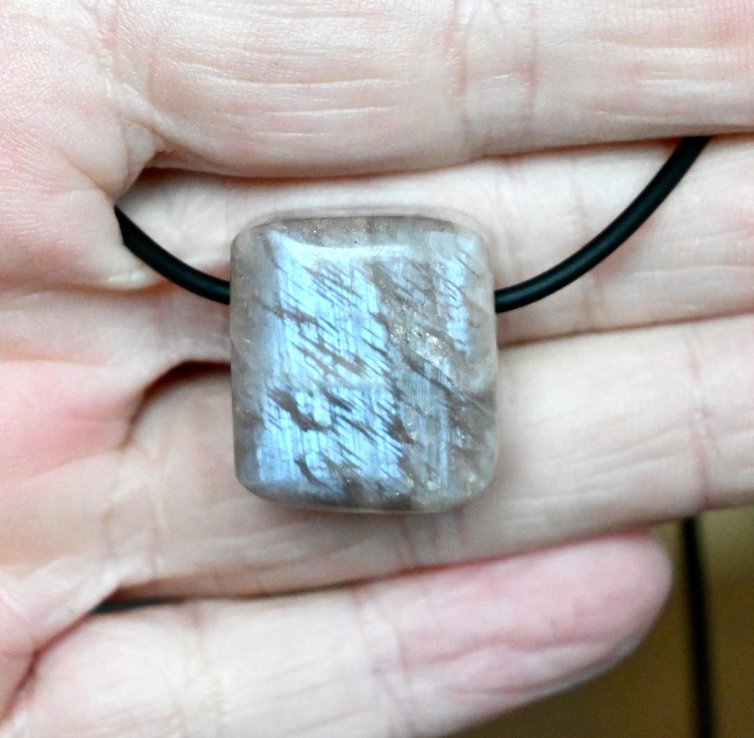 Schöner MONDSTEIN Mit Blauschimmer Anhänger - Etsy