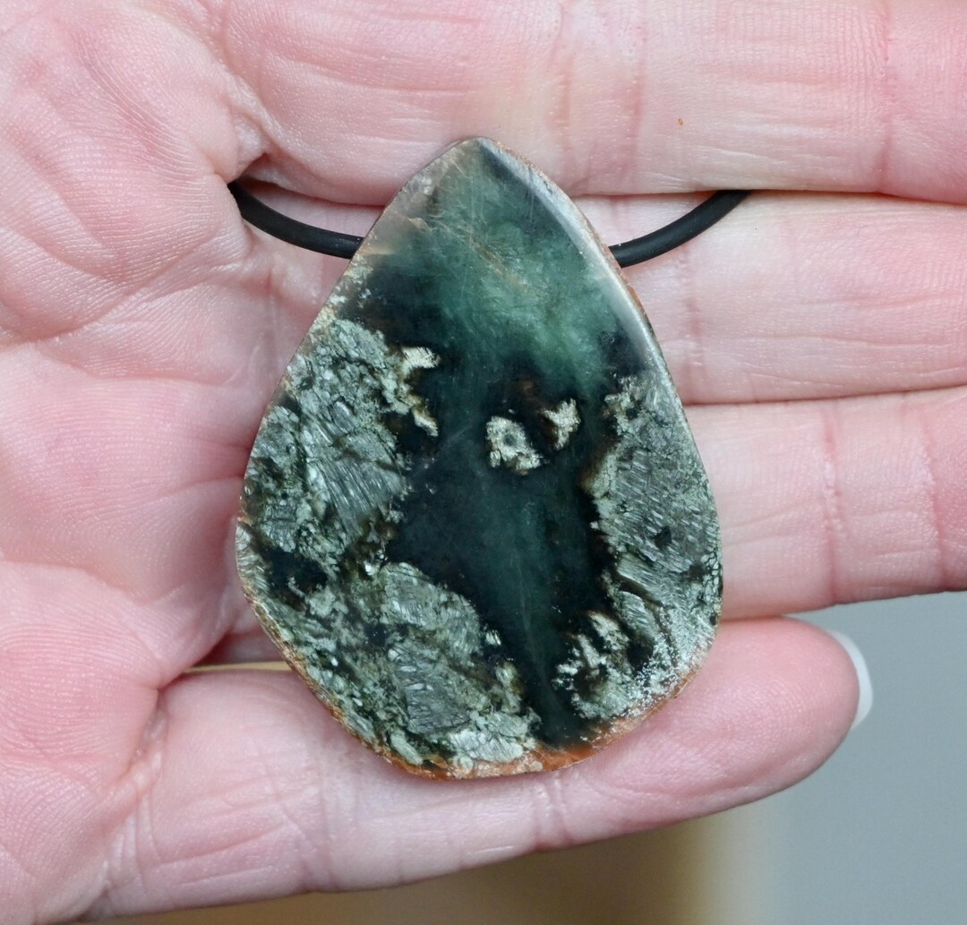 Very Nice LEKA (serpentine, Olivine, Antigorite) Pendant 19 G - Etsy