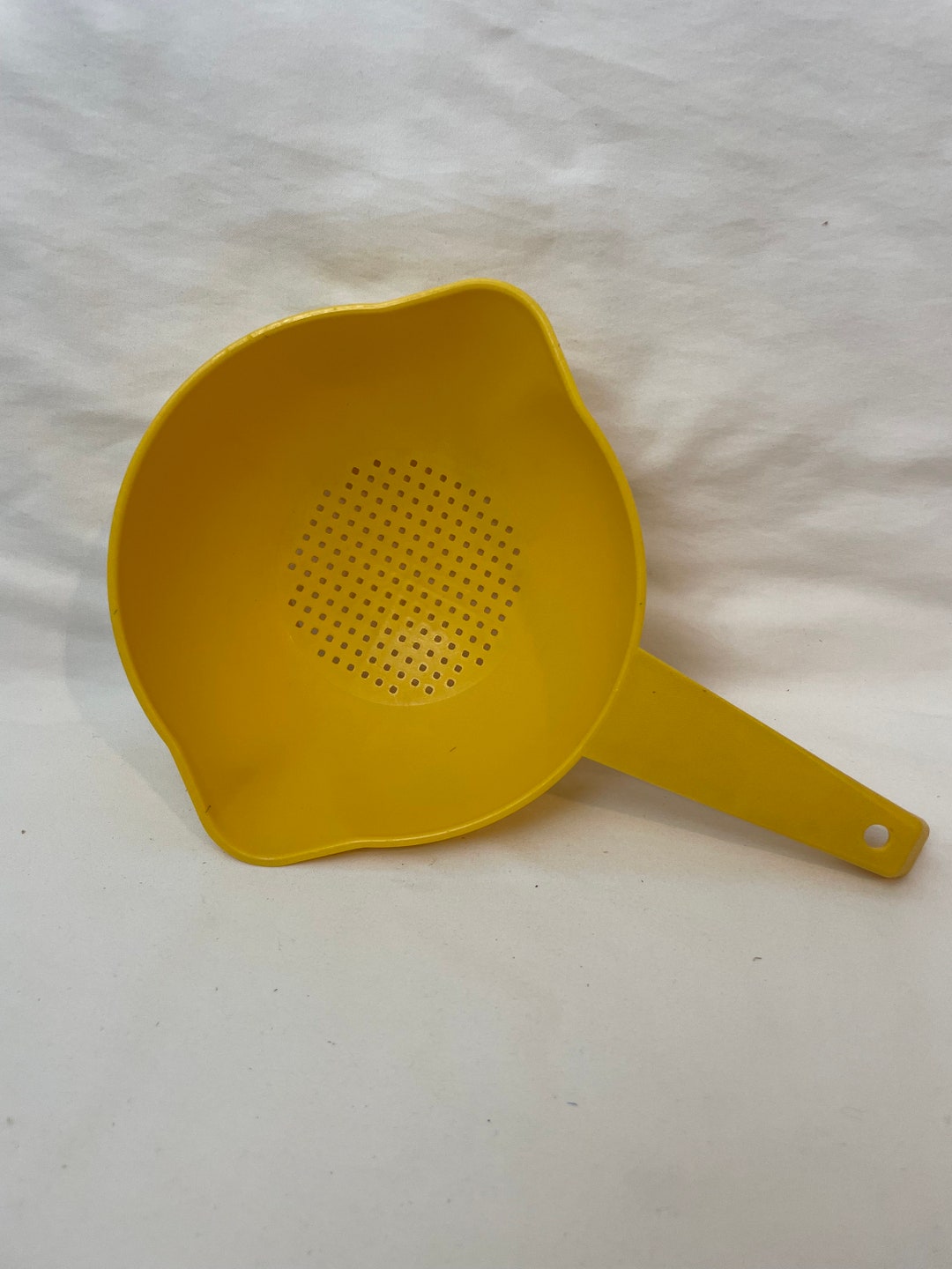 Yellow Tupperware Colander Strainer With Long Handle 1 Quart - Etsy
