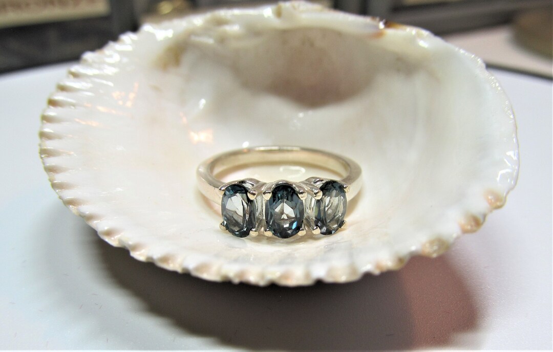 Forest Green Topaz 3-stone Sterling Ring - Etsy