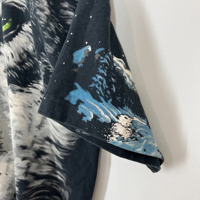 Vintage 1995 Liquid Blue Wolf All Over Print T-shirt Winter Scene Size ...