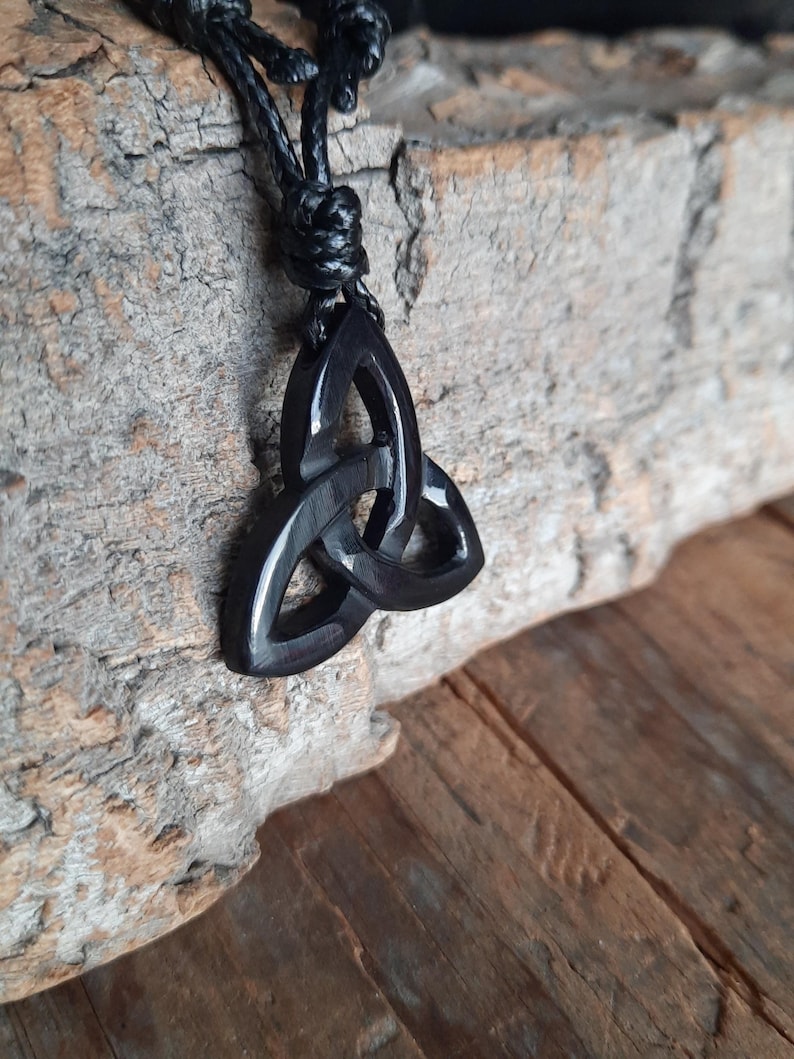 Buffalo Horn Triquetra / Trinity Knot Pendant – Hand-carved | Celtic ...