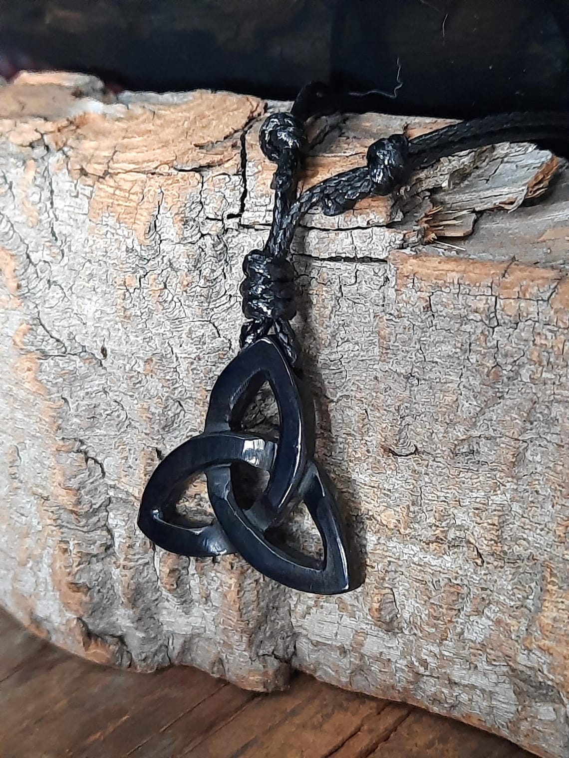 Buffalo Horn Triquetra / Trinity Knot Pendant – Hand-carved | Celtic ...