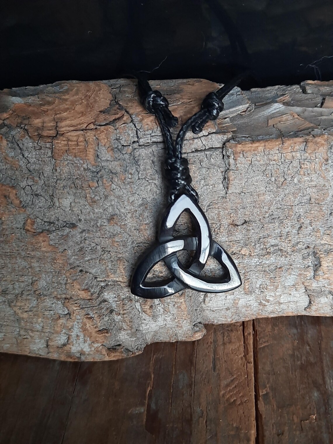 Buffalo Horn Triquetra / Trinity Knot Pendant – Hand-carved | Celtic ...