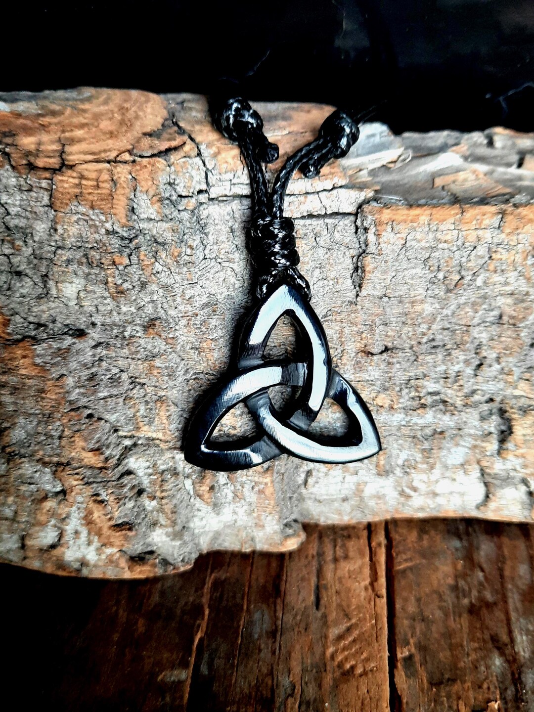Triquetra / Trinity Knot Pendant – Hand-carved Black Buffalo Horn ...