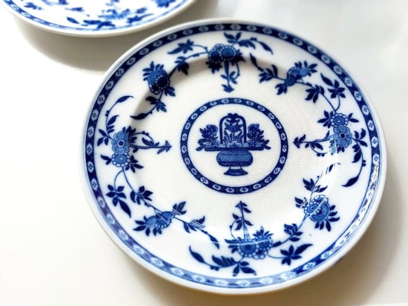 Hello Flower. - Antique Minton Delft Plates - Etsy UK