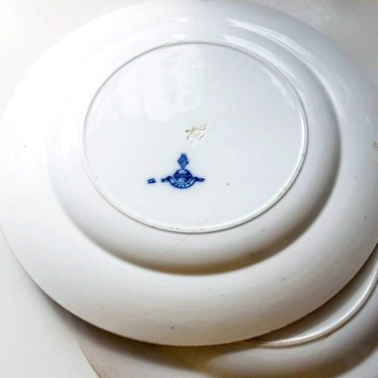 Hello Flower. - Antique Minton Delft Plates - Etsy UK