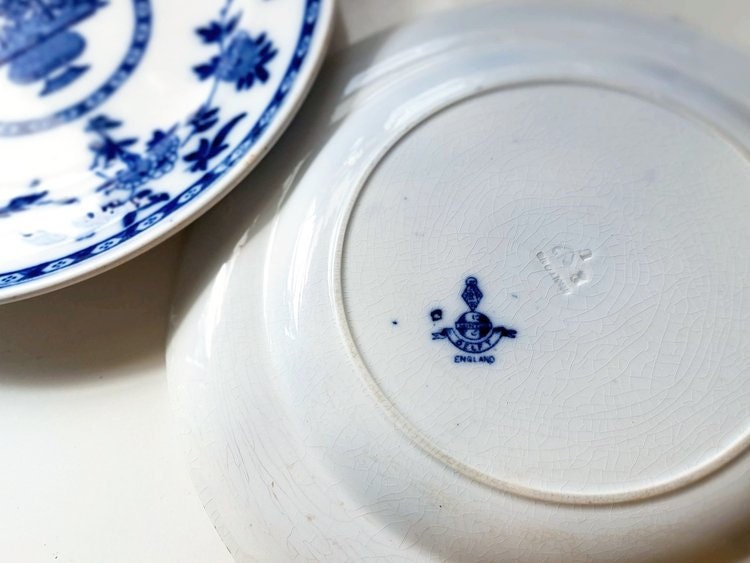 Hello Flower. - Antique Minton Delft Plates - Etsy UK