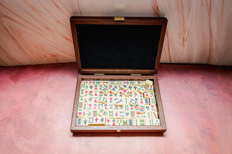 Mahjong Tiles Set in Californian Walnut Case (small) - Etsy