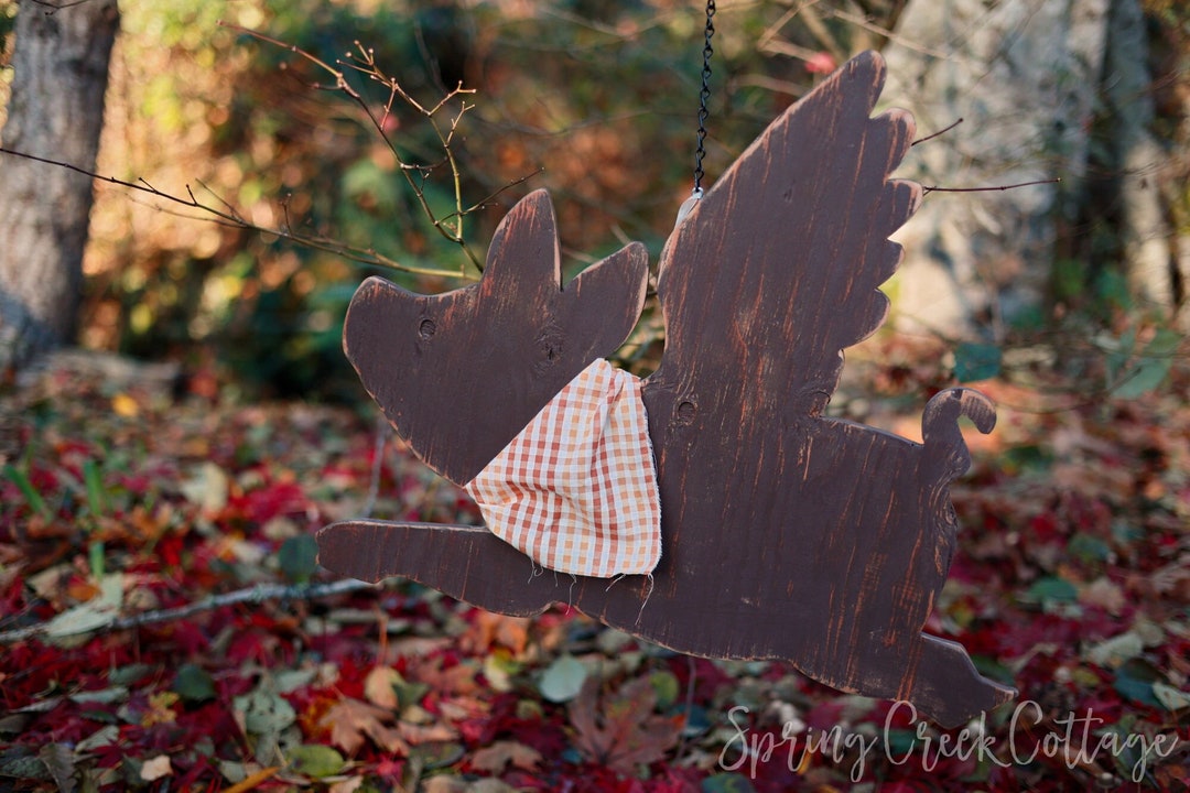 Hand-painted Flying Pig Wood Sign: Rustic Farmhouse Decor - Etsy
