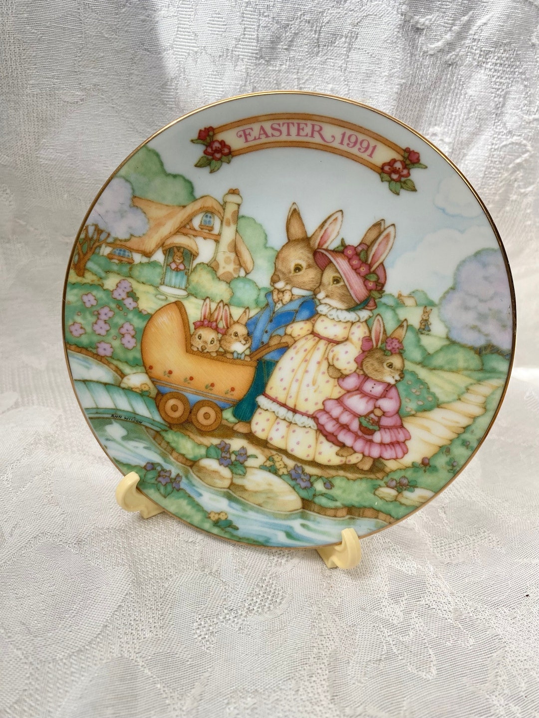 Vintage Avon 1991 Easter Bunny Family Display Plate - Etsy