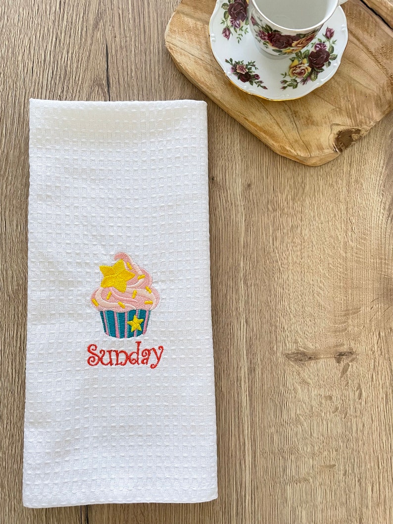 7 Days of the Week Kitchen Towels Set - Embroidered Cupcake Design ...