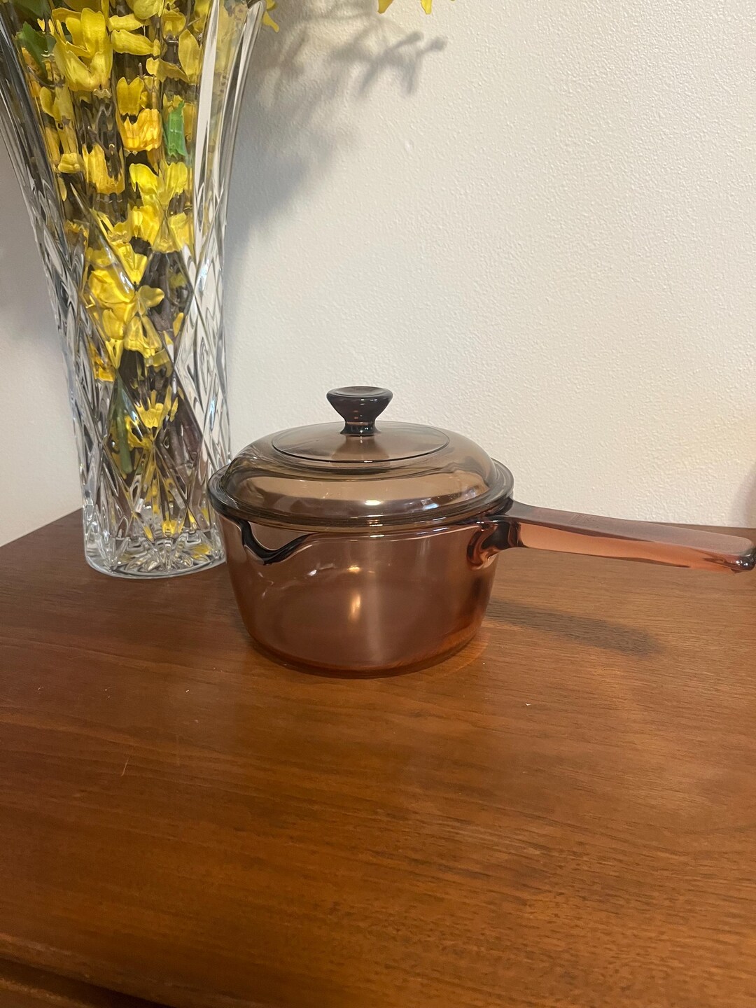 Vision Corningware USA Amber 1L Saucepan With Spout and Cranberry Pyrex ...