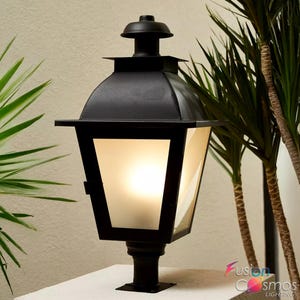 Farmhouse & Colonial Post Lamp Sconce Garden Pillar Light Frosted Glass ...