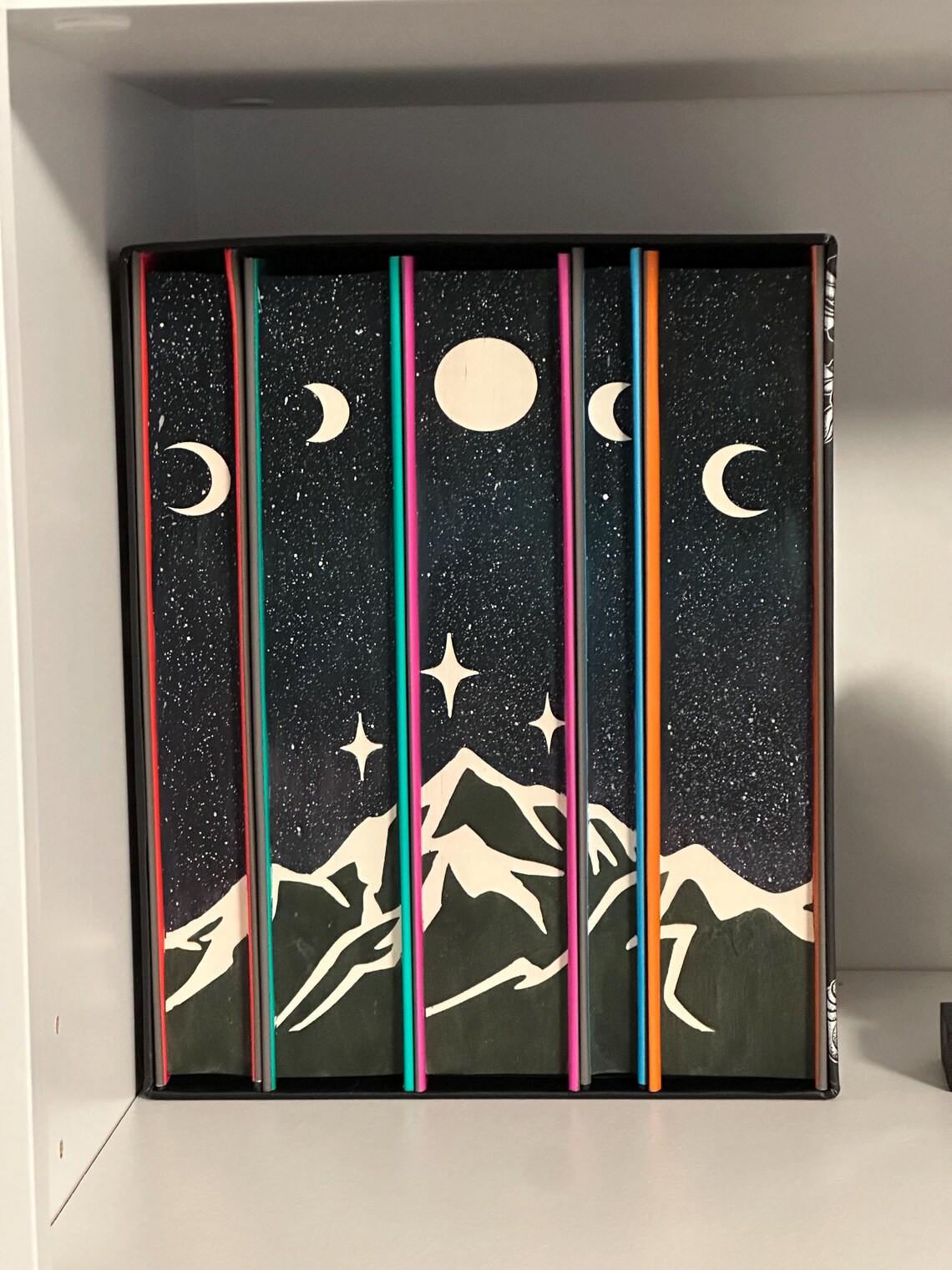 A Court of Thorns and Roses Series ACOTAR Fore-edge Painting Hard Cover ...