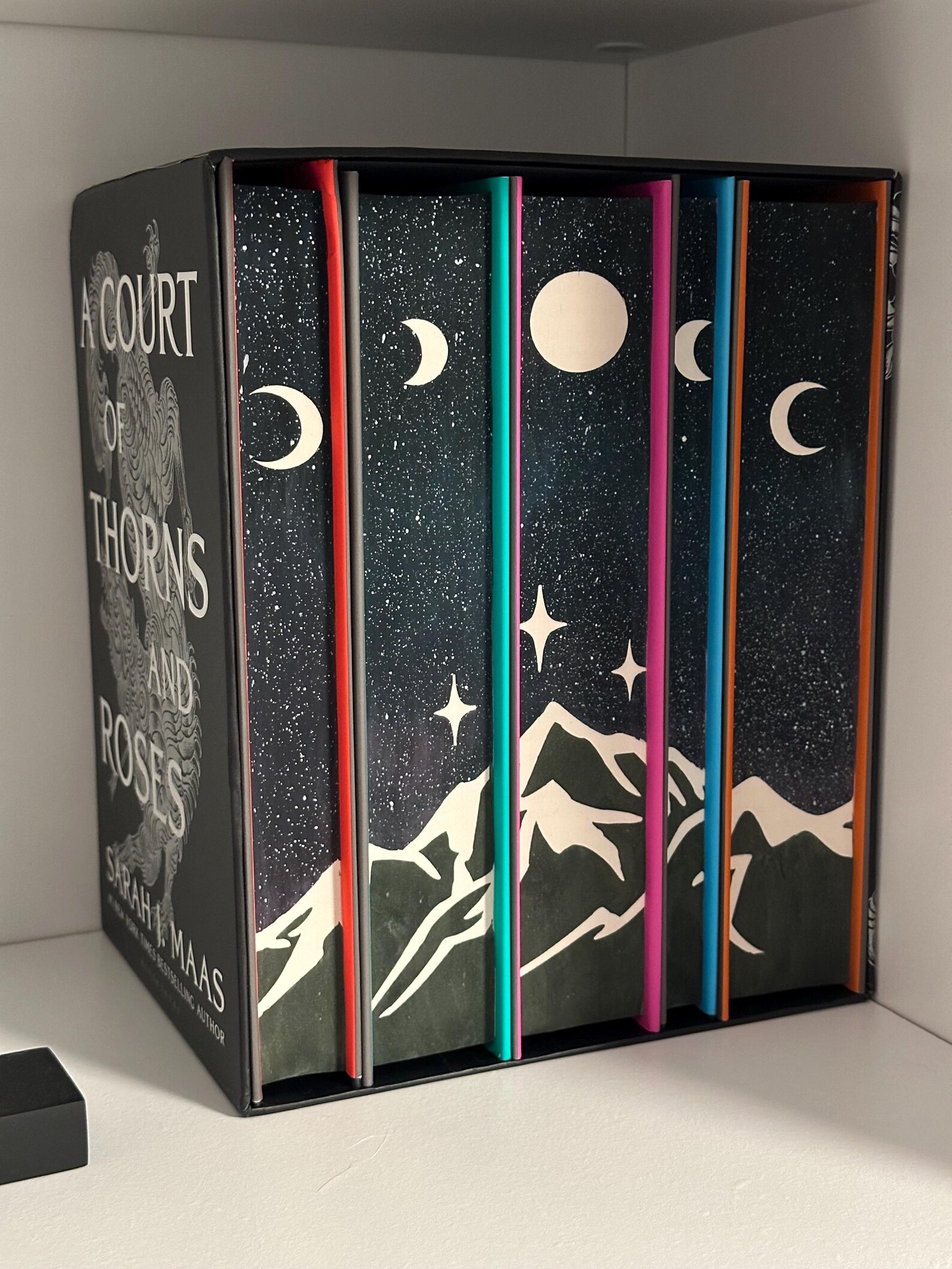 A Court of Thorns and Roses Series ACOTAR Fore-edge Painting Hard Cover ...