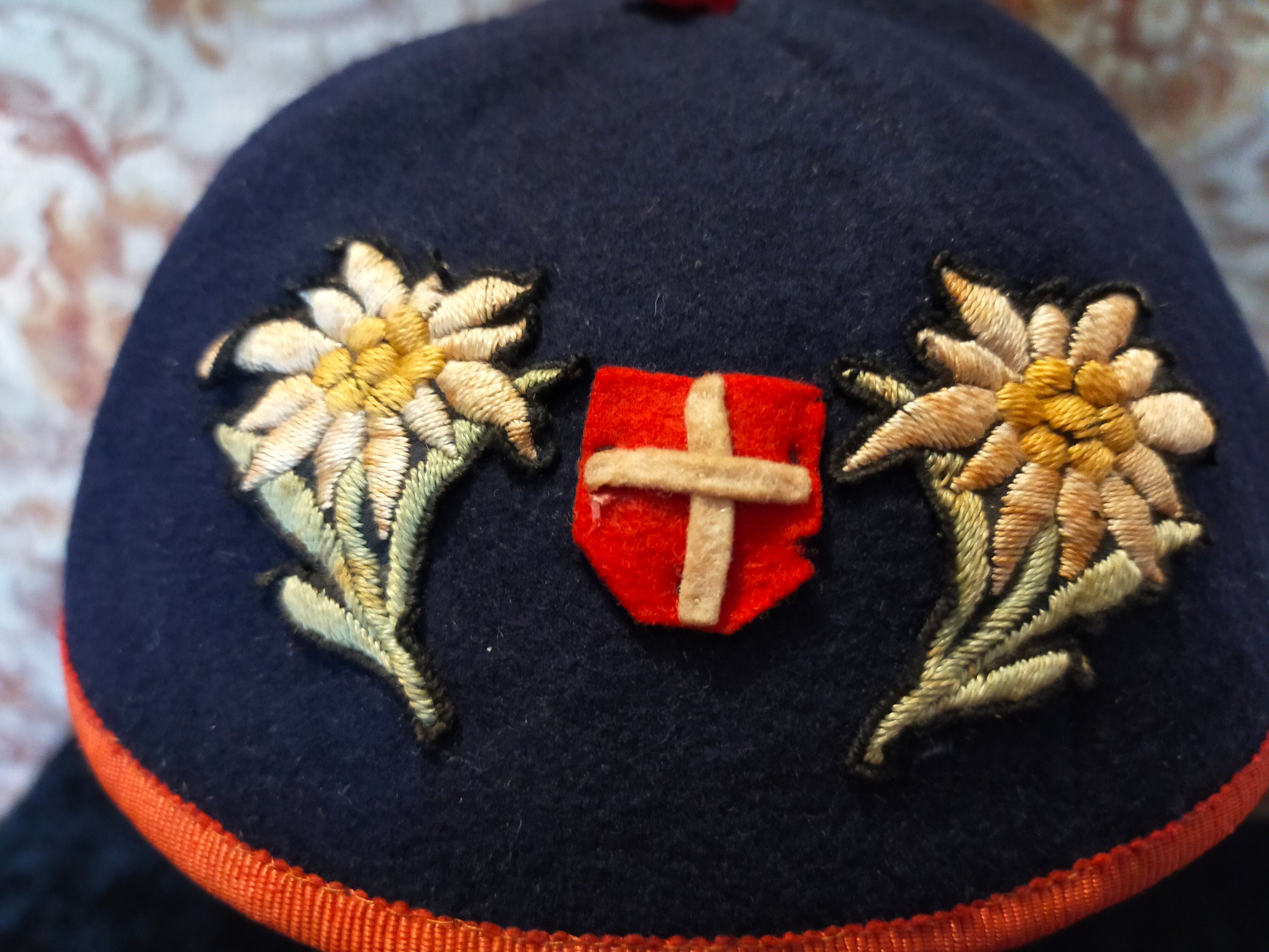 Vintage Alpine Cap Swiss Flag Cross Edleweiss Ski Resort Souvenir ...