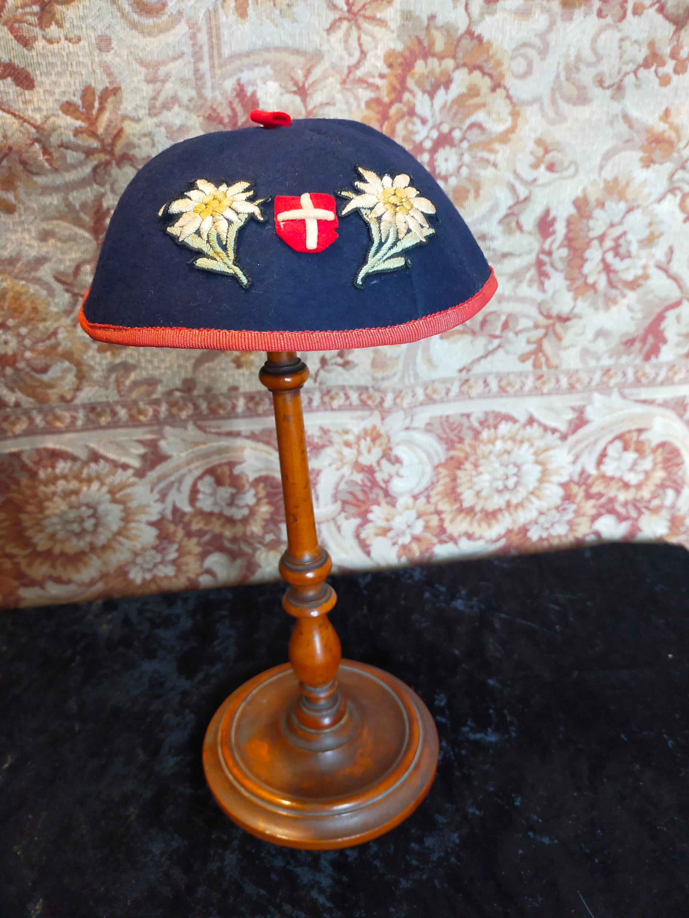Vintage Alpine Cap Swiss Flag Cross Edleweiss Ski Resort Souvenir ...