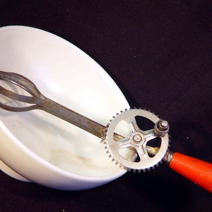 Cherry Red Handle Mixer Eggbeater Ekco 1940s Happy Homemaker Vintage ...