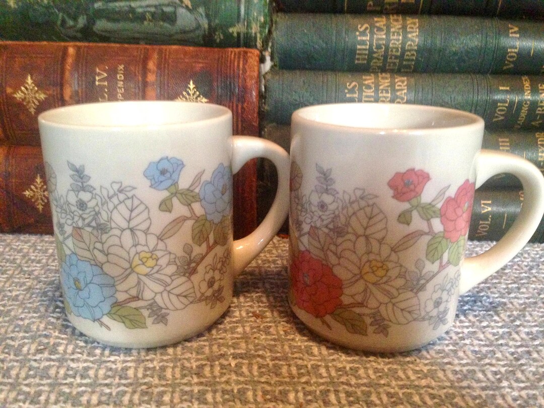 Vintage 1970s Coffee Cups Mugs Vintage Kitchen Ware Flower Pink Blue ...
