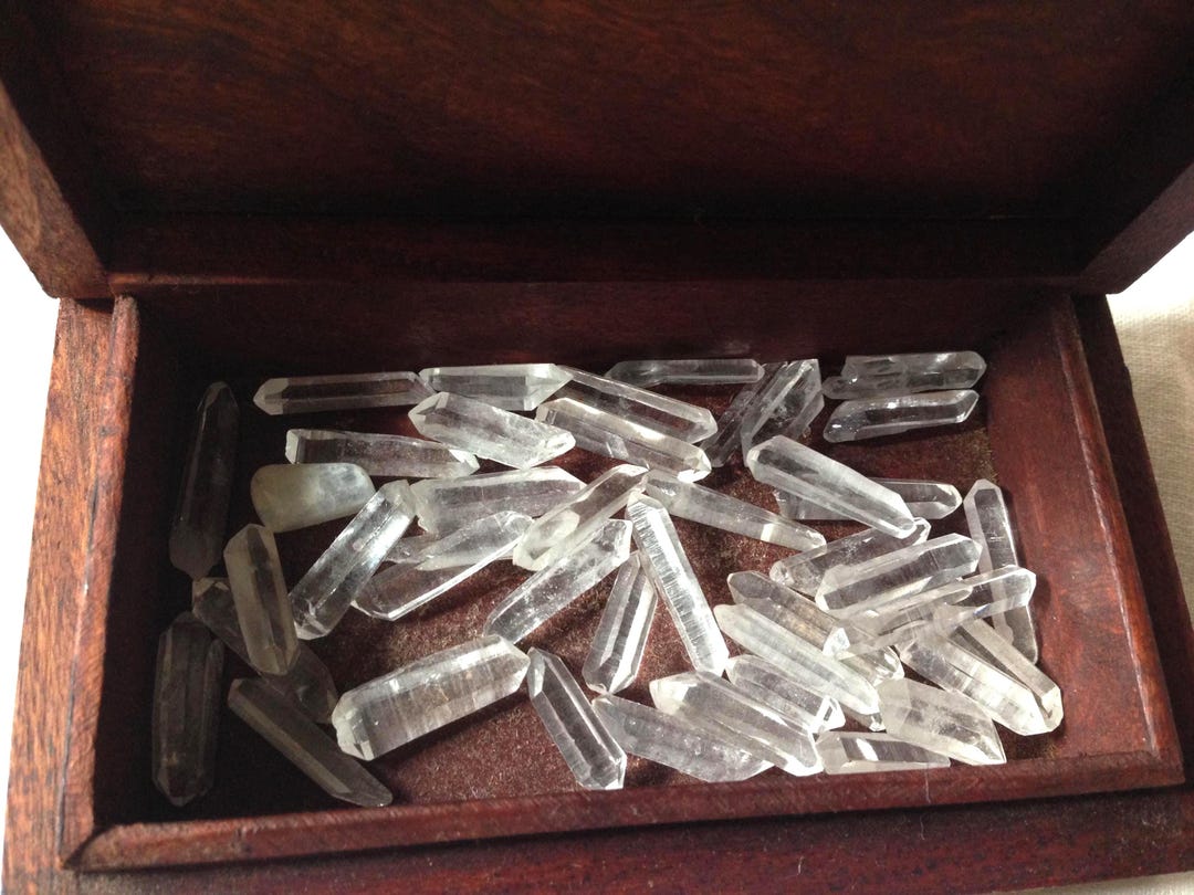46 Raw Clear Quartz Crystals Tarotcard Wood Box Brass Copper Inlay - Etsy