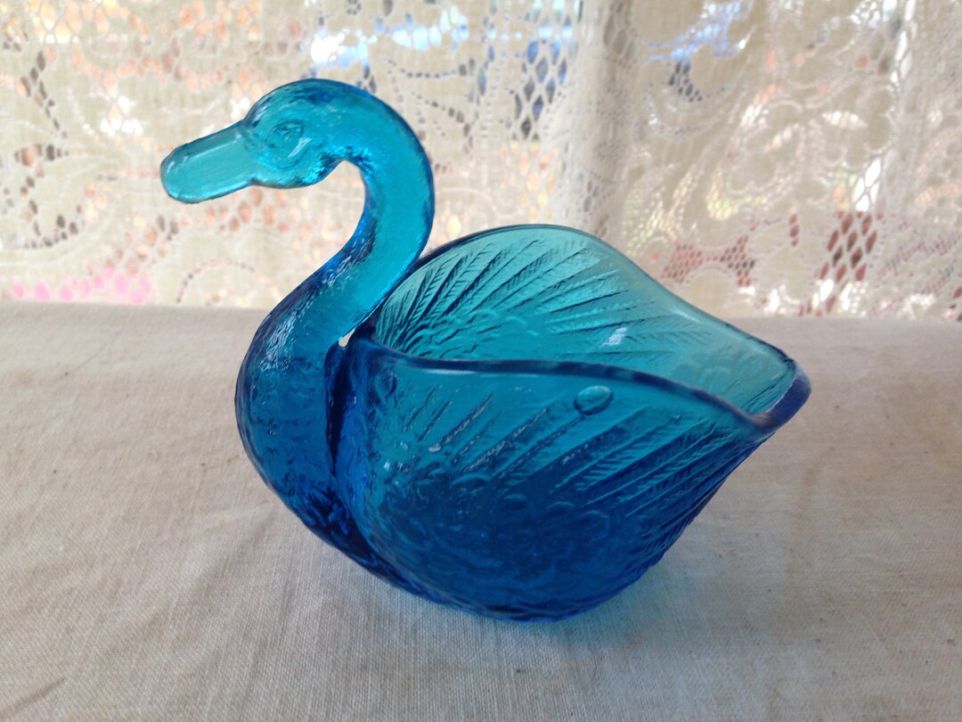 Vintage L.E Smith Turquoise Blue Glass Swan Trinket Dish Turquoise ...