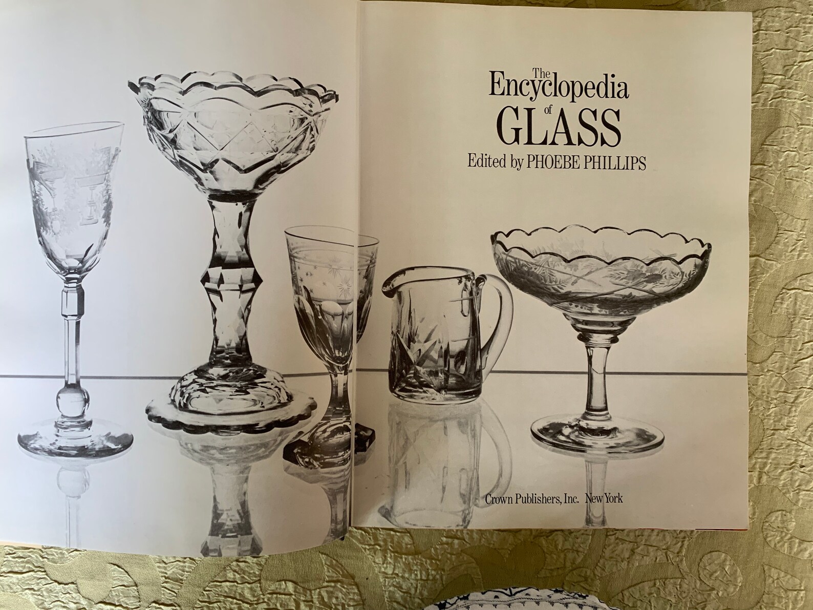 The Encyclopedia of Glass Phoebe Phillips Art History Book Gorgeous ...