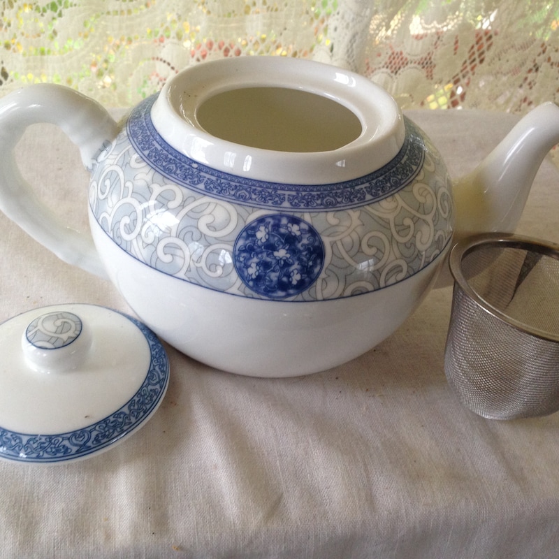 Blue Willow Teapot - Etsy
