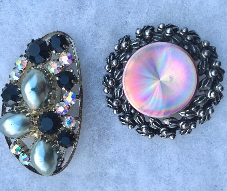 Lot of 2 Vintage 1960's Pins, 60's PINK JEWELARAMA / Gray & Black ...