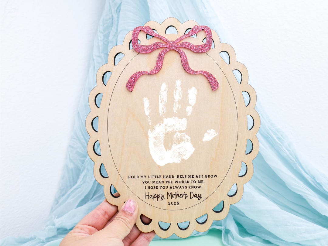 Handprint Mom Sign, Meaningful Wood Home Decor, DIY Children’s Gift ...